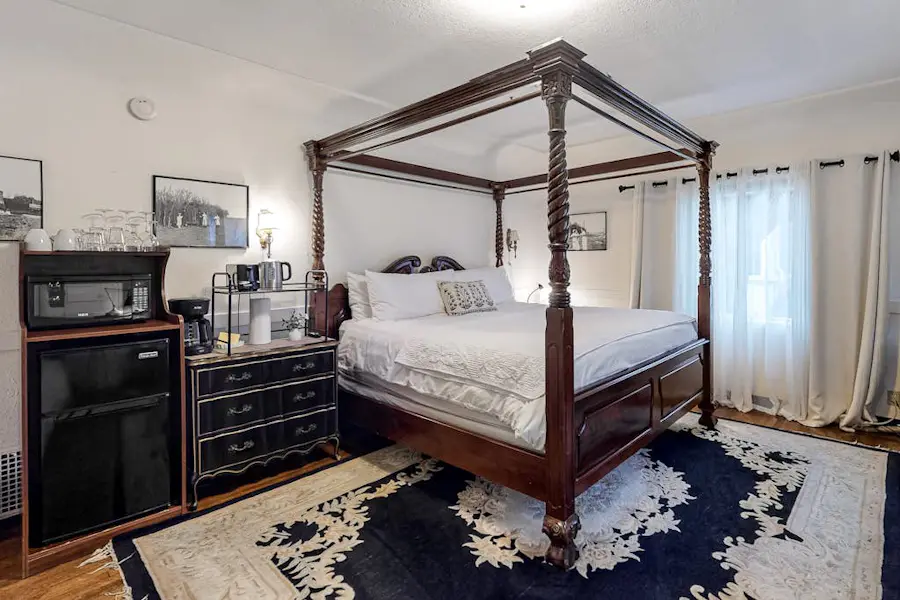 Julia Metelmann | 1 Bed Santa Barbara, CA Apartment | Vacasa